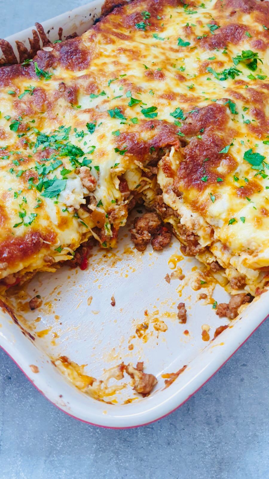 Lasagna Recipe With a Cheesy Sauce and Meat Filling